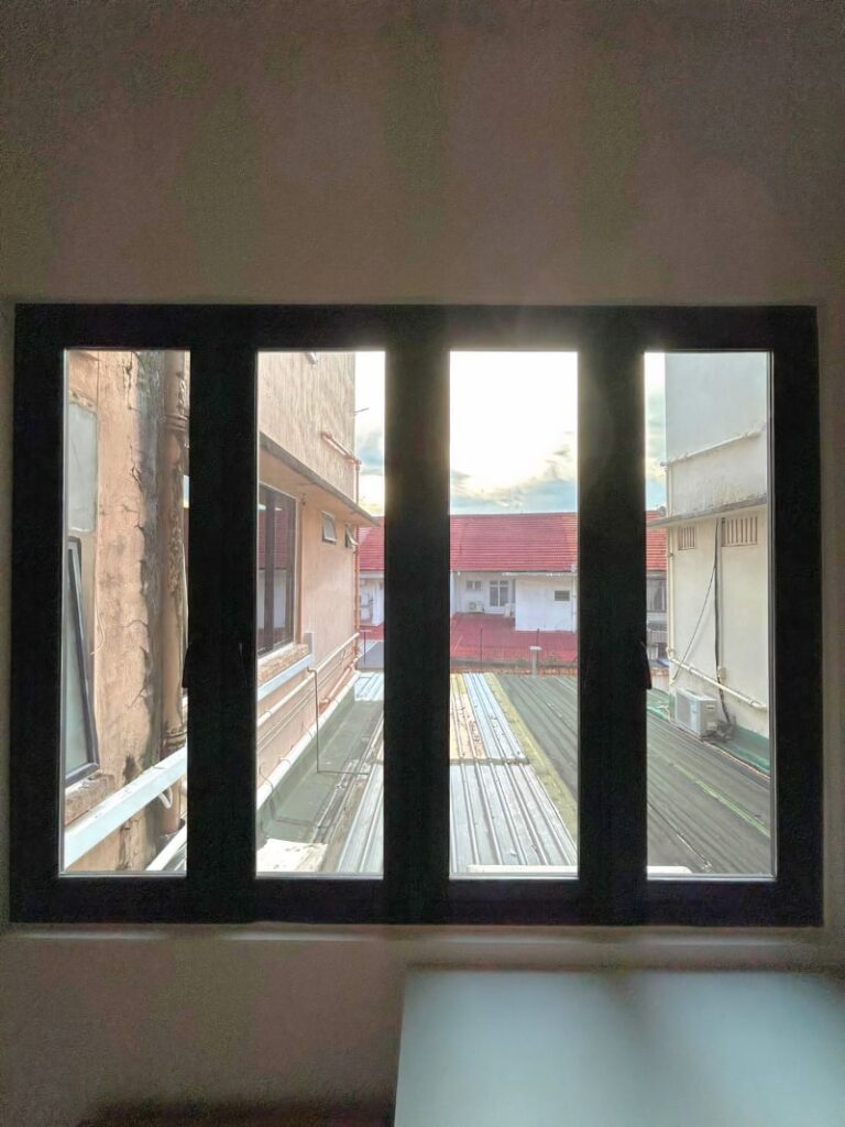 Best HDB Windows Contractor in Singapore | AT Aluminium