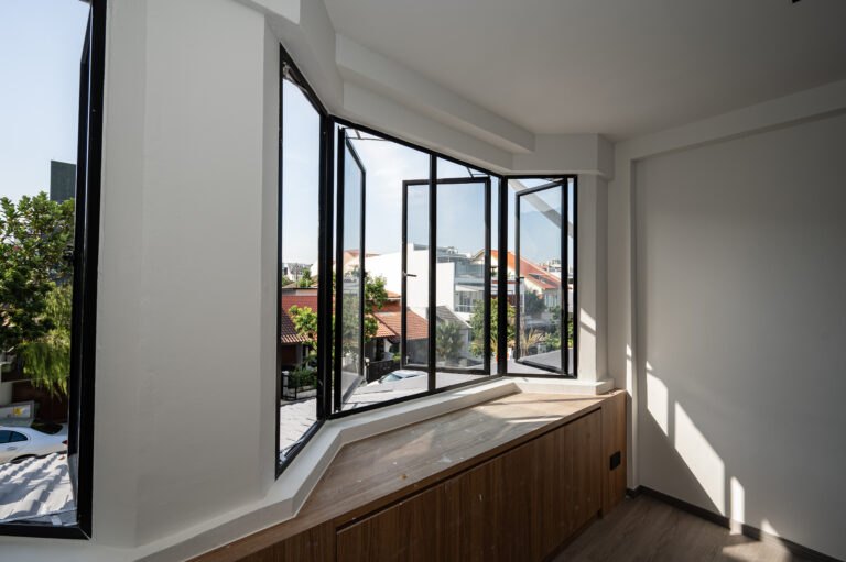 Best HDB Windows Contractor in Singapore | AT Aluminium